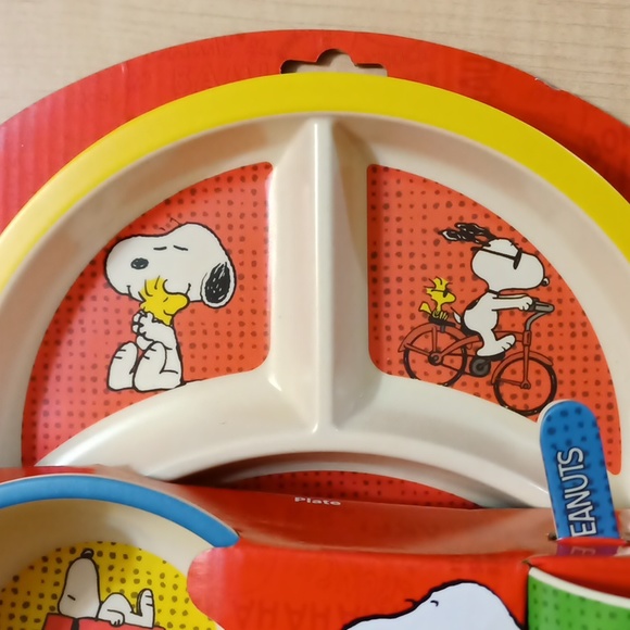 Peanuts | Dining | Peanuts Snoopy 5pc Bamboo Fiber Kids Dinnerware Set ...